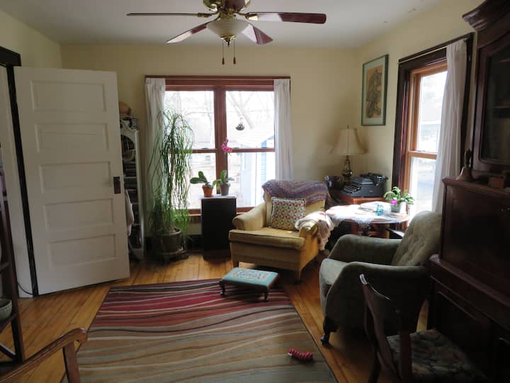 Safe, Cozy Room, Int'l Students Welcome! - Madison, WI