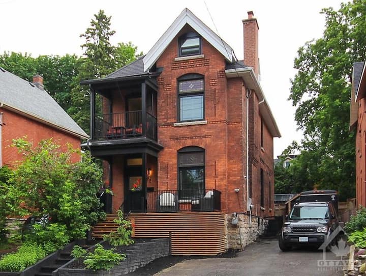 Great Location In The Glebe - 3 Bed Apt W/ Parking - 오타와
