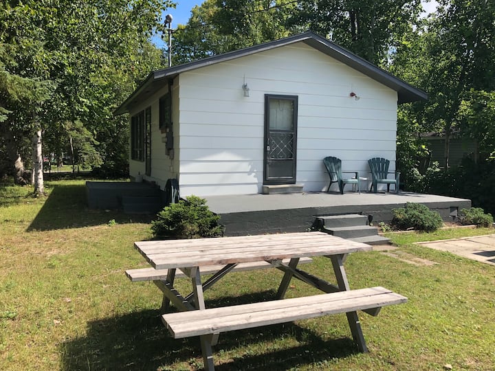 Cheerful 3 Bedroom Family Cottage By The Beach - Wasaga Beach