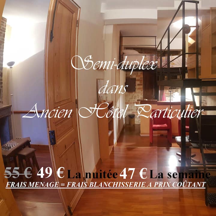 Semi-duplex 
Dans Ancien Hôtel Particulier - Bourg-en-Bresse