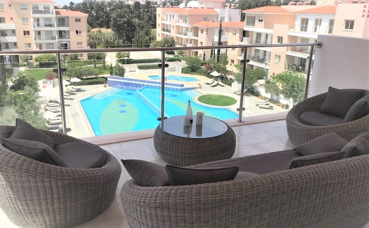 Elysia Park Official Deluxe 3 Bedroom Penthouse - Paphos