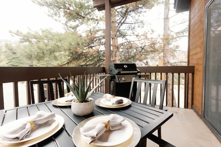 Park City Canyon's Village Family Ski Chalet - Deer Valley, UT