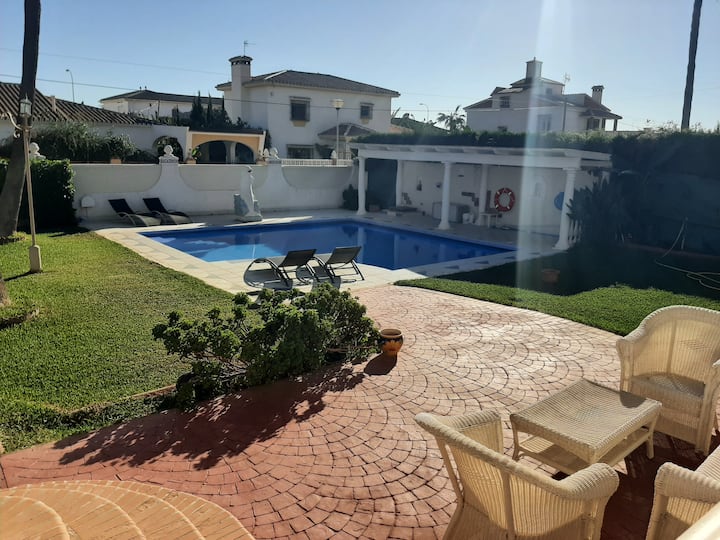 Luxurious Villa With Pool By The Sea, Sleeps 12 - Torre del Mar