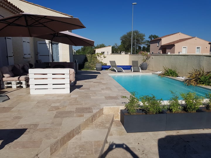 Villa Avec Piscine - Mouriès