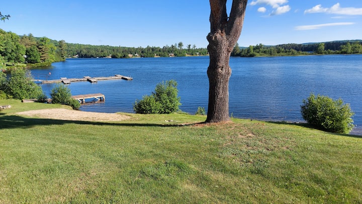 Lakefront Resort - 3 Suites 5 Bdrms 6 Baths Beach - Barry's Bay