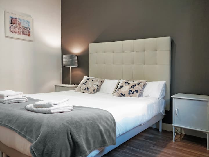 Walk To Camp Nou - Wi-fi / Ac / 3 Bed - L'Hospitalet de Llobregat