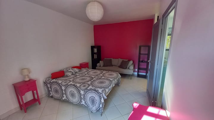 Chambre Et Sdb Dans Un Mas - Vendargues