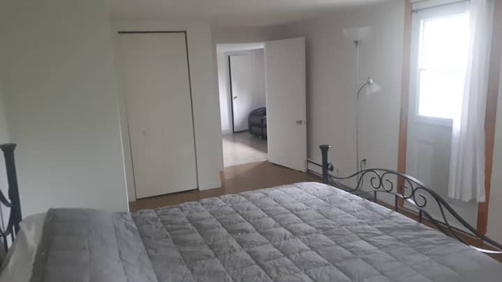 *31+ Days Only* 3 1/2 Entire Appartment - Sherbrooke