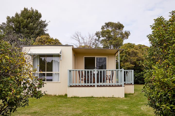 Mystery Bay Cottages - Cosy Cabins Country & Beach - Narooma