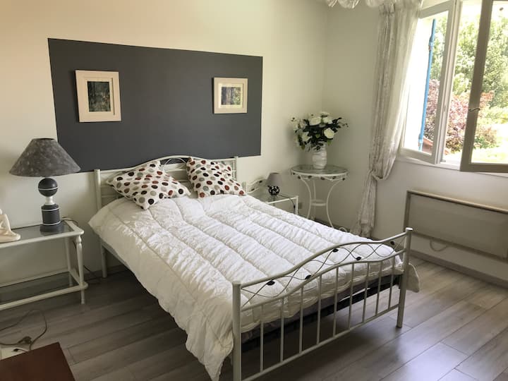 Agréable Chambre Au Calme Et Au Vert à 5mn Du Tram - Blanquefort