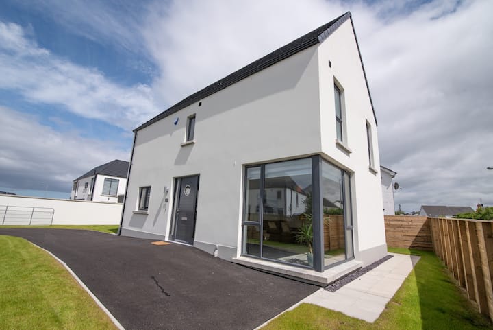 Bright And Airy 3 Bedroom House In Portstewart - Portstewart