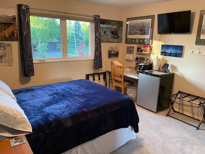 Private Peaceful Home With A Queen Room For Rent - Anchorage, AK