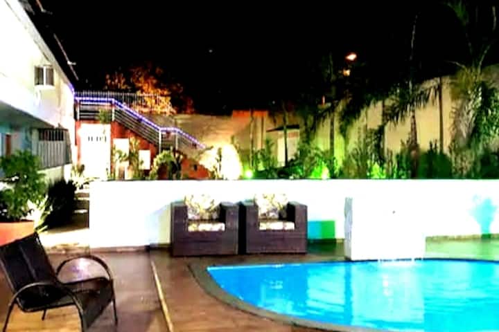 Flat 02 Inteiro Elegancia Economia Ar E Piscina - Uberlândia