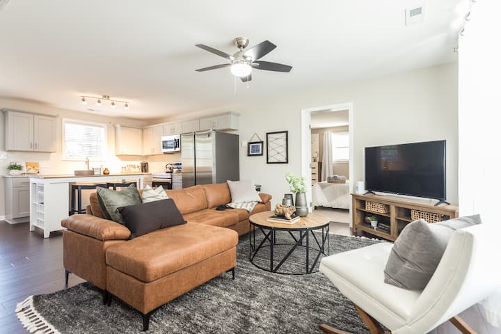 Comfy & Stylish House Near Downtown - Raleigh, NC