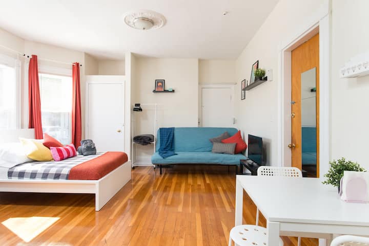 1 Free Parking Spot - Large Studio - First Floor - Cambridge, MA