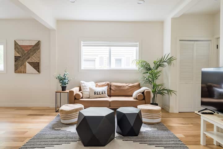 Spacious Seattle Stay | 5br Home W/ Outdoor Space - Seattle, WA