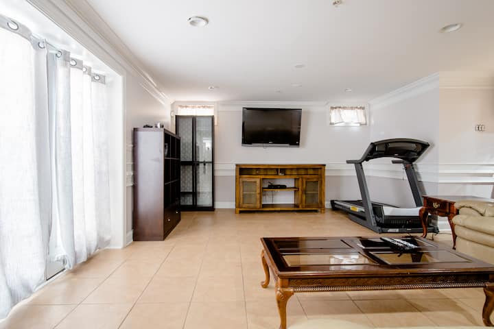 Private Room With Bath In A Quite Environment! - Maryland (State)