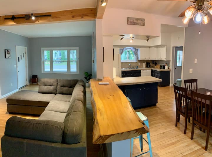 Large 4 Bedroom Home In Marquette - Marquette, MI