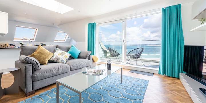 Porthia Penthouse, 2 Bedrooms, 2 Bathrooms, Sea Views, Parking And Free Wifi - St Ives