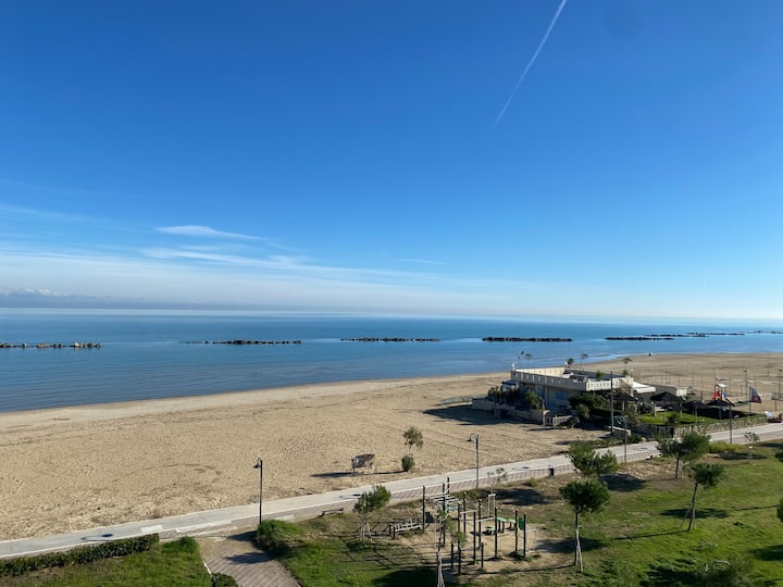 Frontbeach Apartment In Roseto Degli Abruzzi - Giulianova