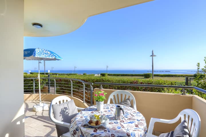 Frontbeach Apartment In Roseto Degli Abruzzi - Roseto degli Abruzzi