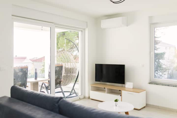 Spacious Modern Apartment With A Nice View - Zadar