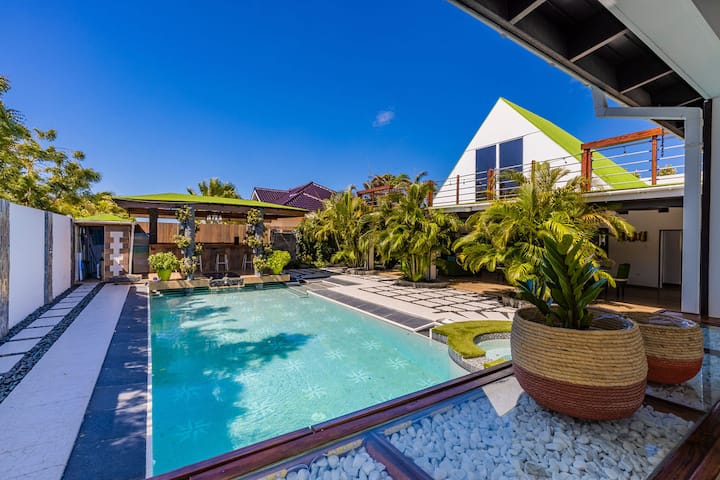 Private Retreat W/ 5 Br  Spa, Pool & Jacuzzi - Aruba