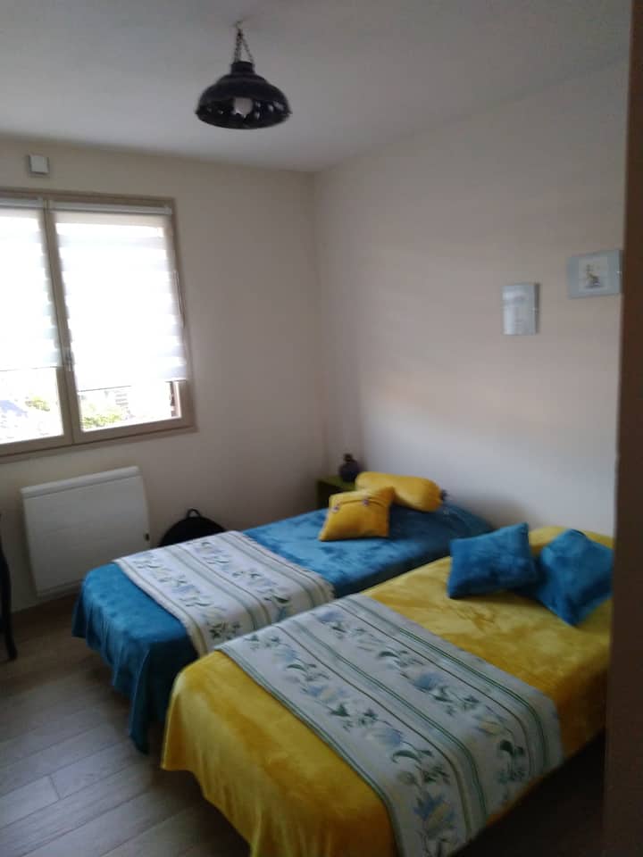 Chambre N ° 1 Privée Dans Maison Résidentielle - Le Mans