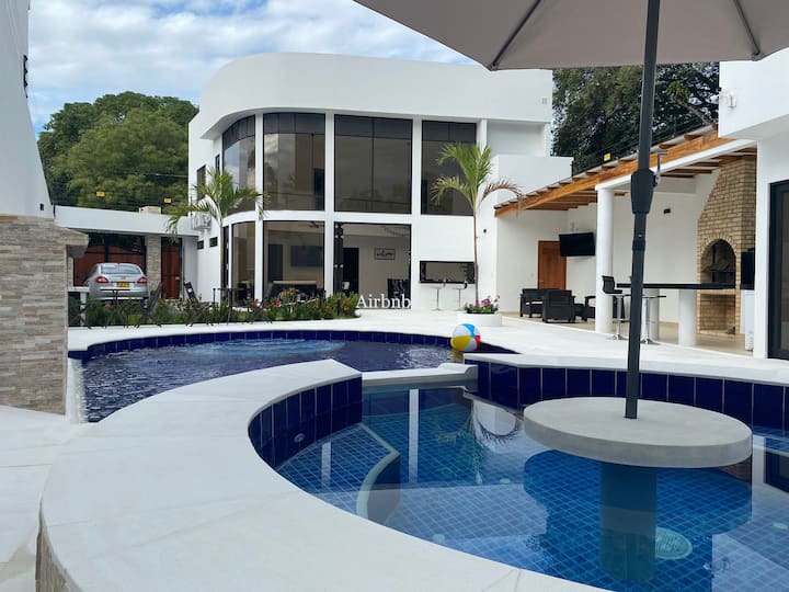 Hermosa Casa Campestre En Carmen De Apicala. - Carmen Apicala
