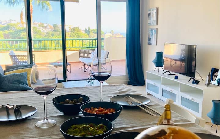 2 Bedroom Flat With Stunning Terrace & View - Torremolinos