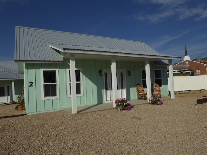 Two Bedroom Farmhouse Cottage No. 2 - Orderville, UT