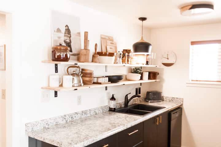 Boho Surf Chic 2 Bedroom Ideal Seaside Location - Seaside Beach Oregon, OR