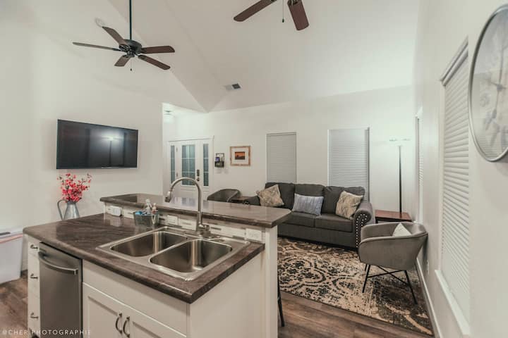 Two Bedroom Farmhouse Cottage No. 3 - Orderville, UT