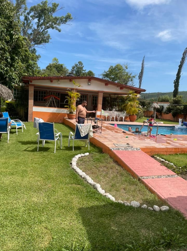 Casa De Descanso Con Alberca - Estacas