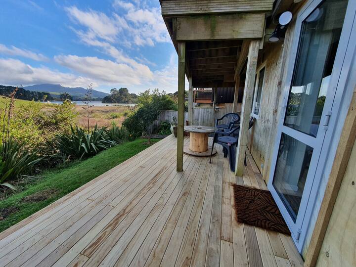 Self Contained Unit With Panoramic Waterfront View - ラグラン