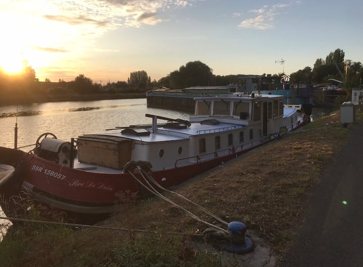 Stunning 2 Bedroom Houseboat Sleeps Up To 6 - Douai