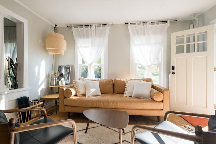 Vintage Designer Flat With Modern Touches - Buttermilk Falls State Park, Ithaca