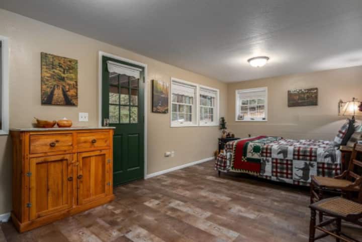 Cedar Dreams
Getaway - Alta Sierra, CA