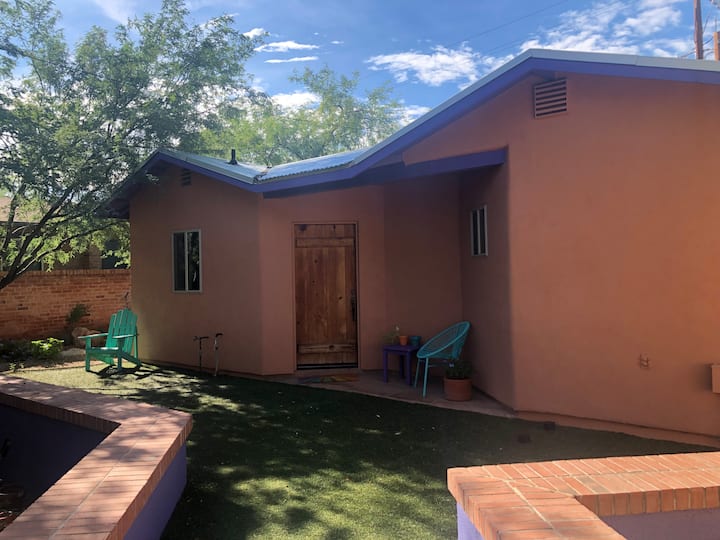 Private Guest House Near U Of A And Downtown. - Tucson, AZ