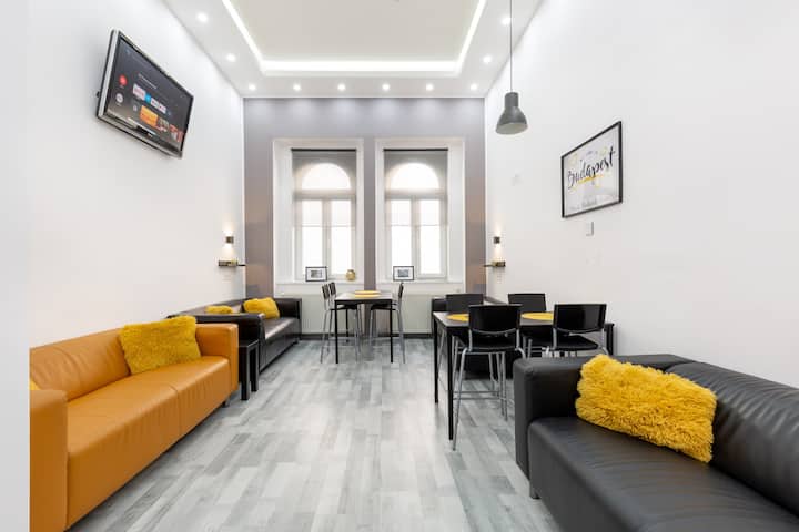 4br-10bed Modern Design Airco Beer&breakfast - Budapest