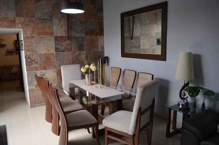 Bella Casa Cerca De Country Club,a/c Costo Extra - Guadalajara, Jalisco, Mexique
