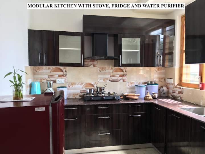 Divine Stay| Entire 1st Floor| 2 Bedroom Apartment - Dharamshala