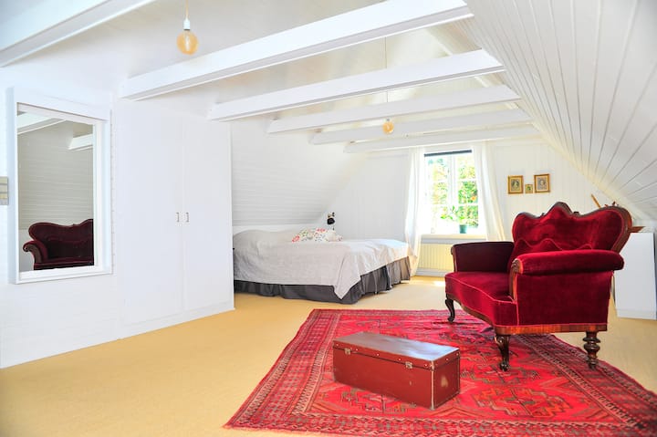 Stor Charmerende Villa Tæt På Skov Og Strand. - Bornholm