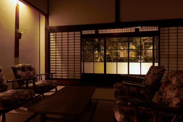 【素泊り】白藤 主屋貸切 国の有形文化財の日本家屋に泊まる - 須坂市