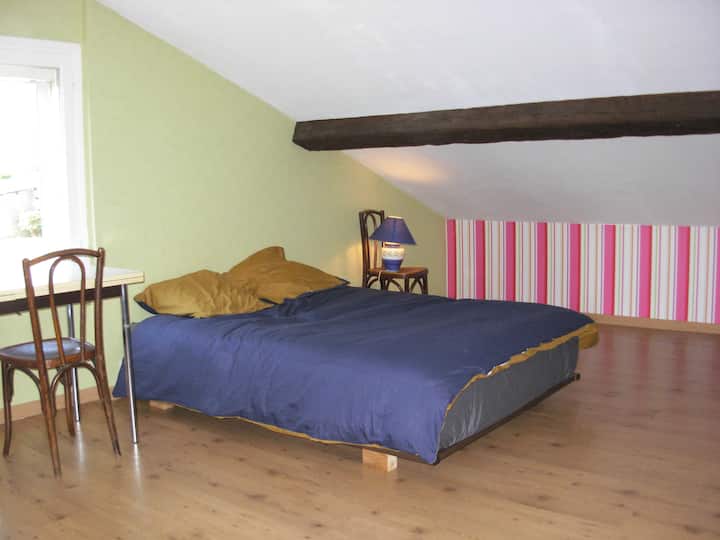 Maison De Ville à 25 Mn à Pieds De La Place Ducale - Charleville-Mézières