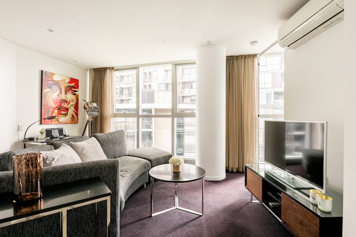 Docklands Apartment Living - Melbourne