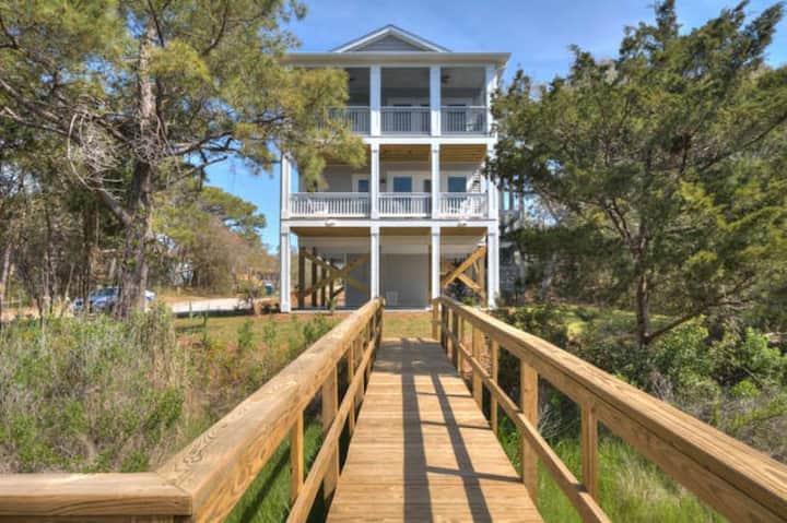 Short Beach Walk. On Davis Canal. Bring Your Kayak - Oak Island, NC