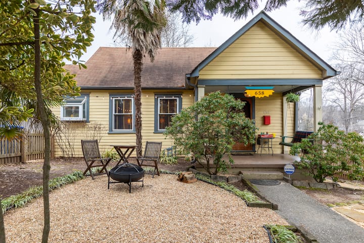 Cozy Bungalow In Historic Grant Park - Atlanta, GA