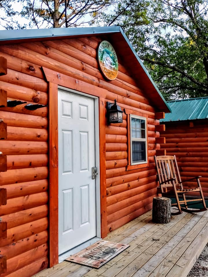 Montauk Pines - Phillis' Cabin - Montauk State Park, Salem