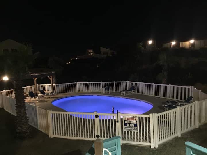 Beautiful Bright Condo - Just Steps To The Beach! - Port Aransas, TX
